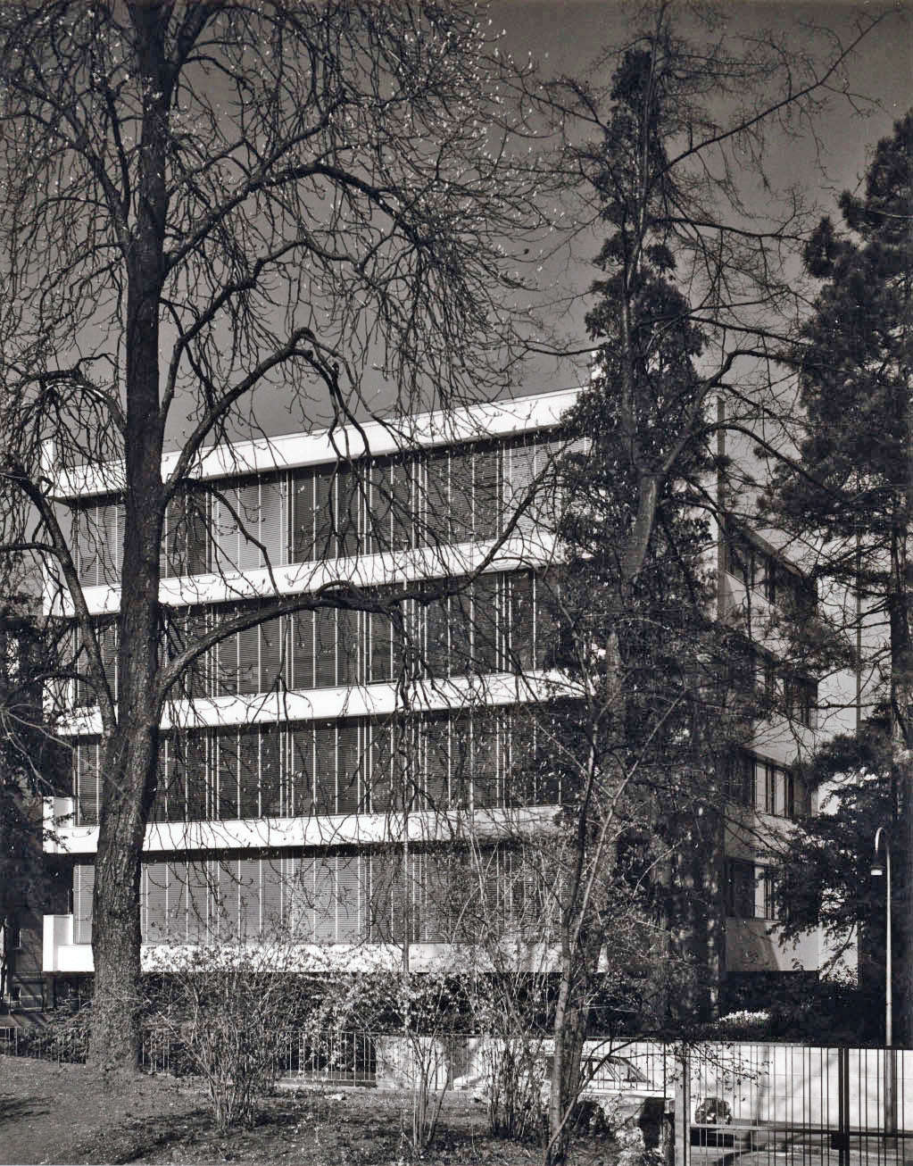 Studio and office building on Peter-Merian-Strasse, Basel - Burckhardt